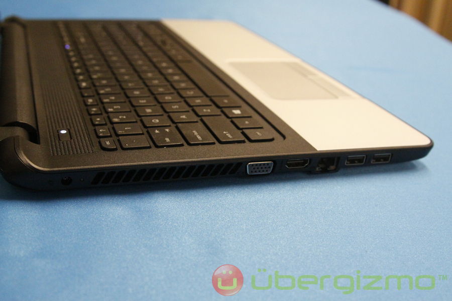 HP G350 G1 Hits The CES 2014 Showfloor | Ubergizmo
